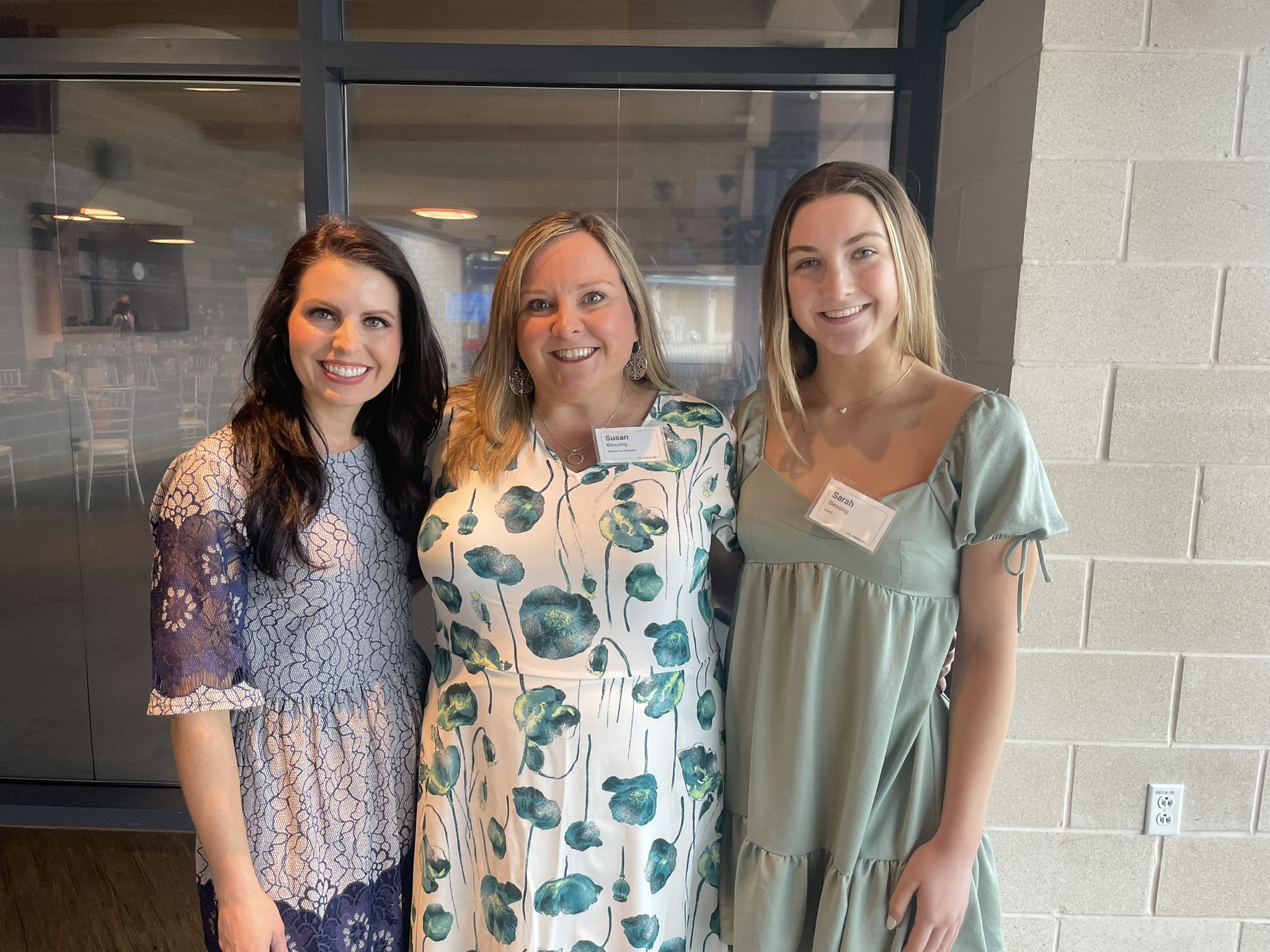 FISD Honors Longtime Employees, Standing Ovation Winners