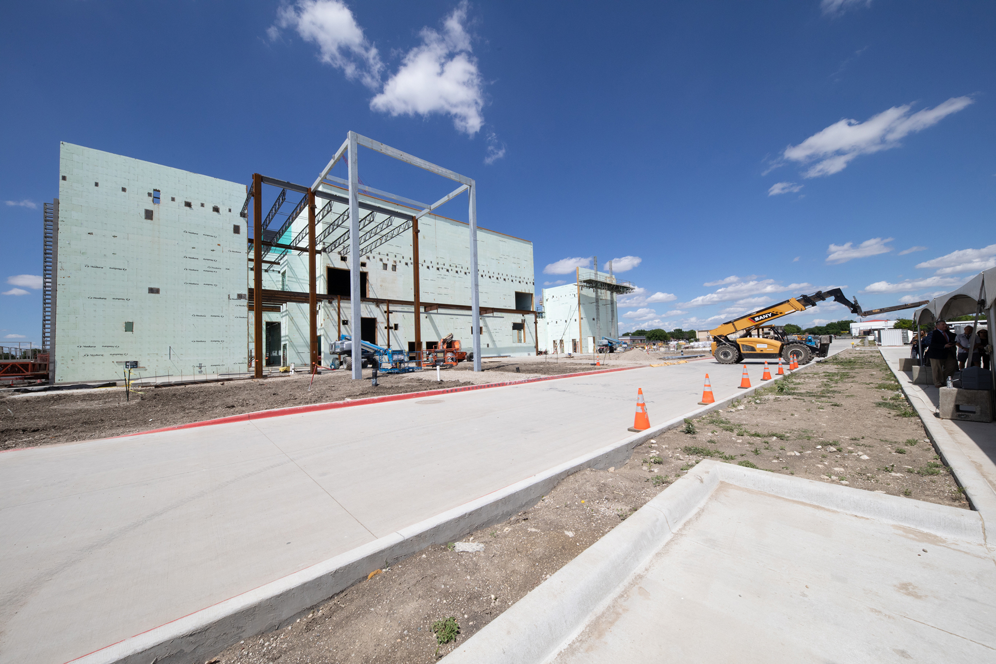 Frisco Isd Celebrates Vpac With Topping Off Ceremony